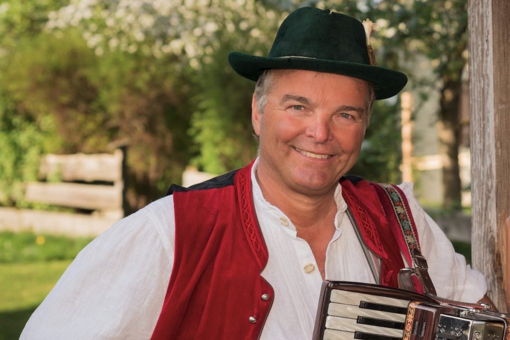 klaus-bacher-mai-web - KulturVision e.V.