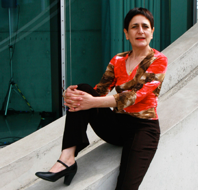 Kabarettistische Lesung von Marjam Azemoun - KulturVision e.V.